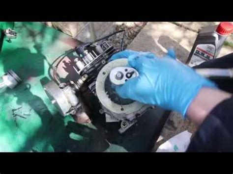 Villiers DO7 : Small Engine Flywheel Removal WITHOUT A Puller (Ransomes Sixteen Engine) - YouTube