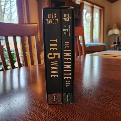 The 5th Wave By Rick Yancey Paperback Pangobooks
