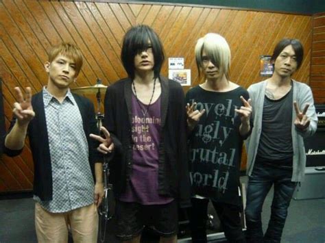 Pin By Yuu Squeaker On Plastic Tree Plastic Trees Emo Male Fashion Visual Kei