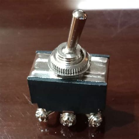 Bke Stainless Steel 8amp Toggle Switch Onoff 250 V At Rs 60piece In