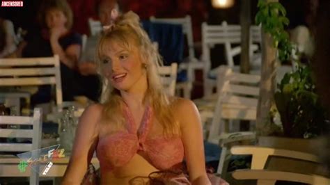 Голая Долли Доллар в Dirndljagd Am Kilimandscharo