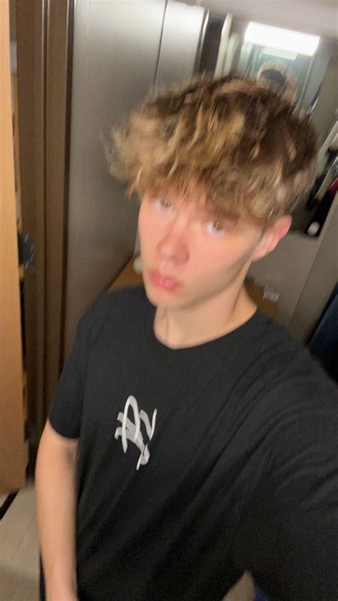 Are You Surprised A Twink Like Me Has A Dick Like This R Youngguysgonewild