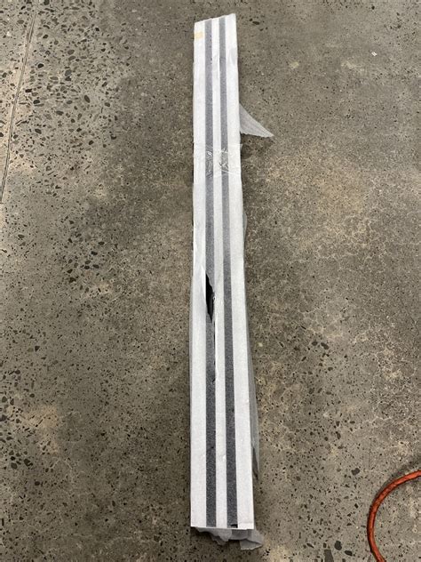 Titus Ml 38 Linear 2 Slot Ceiling Diffuser E089608 Ebay