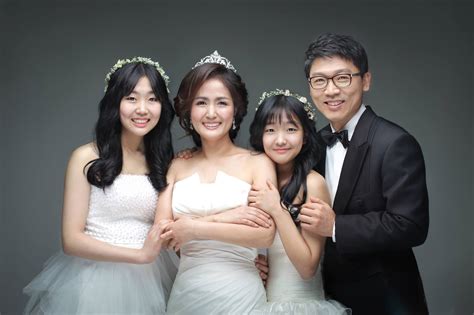 사랑을 담다 칠순팔순기념사진 웨딩가족사진 무료이벤트 ★★가족 최대5인까지 Facebook