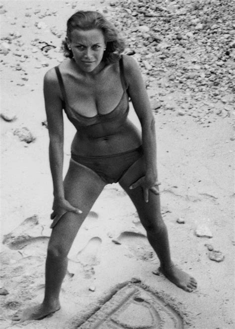 Honor Blackman S Feet