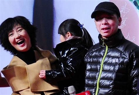 1999年，冯小刚拿出5万元给王朔说：我给你雪中送炭来了叶京冯小刚王朔新浪新闻