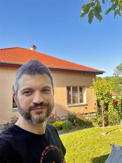 Hristo Stoyanov On Linkedin Отваряш соц мрежи и гледаш всичко живо успели продуктивни късат