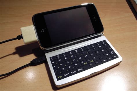 Iphone Gets External Keyboard