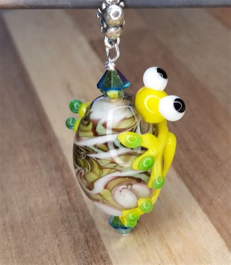 Big Eye Frog Lampwork Bead With Twist Frog Bead Frog Lampwork Frog