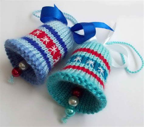 Вязаные елочные игрушки Christmas Bells Craft Fairs Easy Knitting Patterns