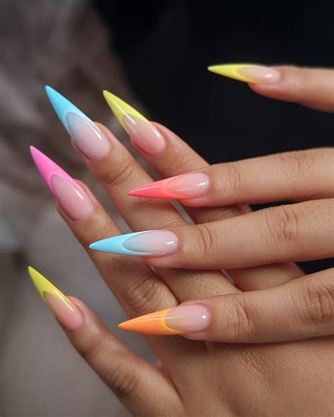 2025 Trends Fun And Inspo Acrylic Nail Designs For Spring Mooie Nagels