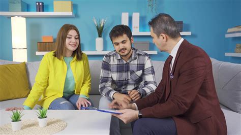Couple Renting Furnished House Realtor Rents The House The Realtor