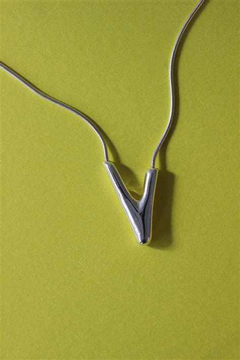 Bonee V Necklace Short Silver Lillt Store