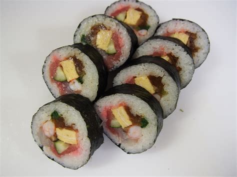 【お家で作れる】「海鮮太巻き（巻き方のコツ）」の作り方（神田 麻帆） クスパ