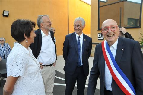 En Images Porte Des Pierres Dorées La Nouvelle Mairie Inaugurée