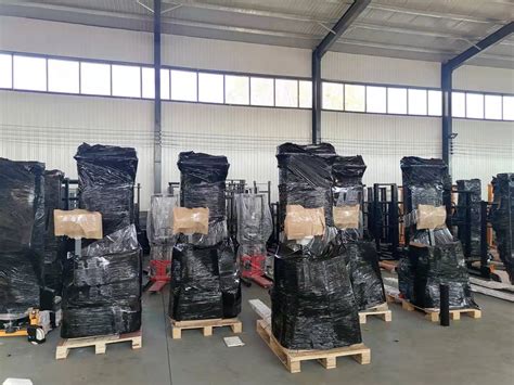 China Full Electric Straddle Stacker Suppliers Manufacturers Factory Direct Price Hugo