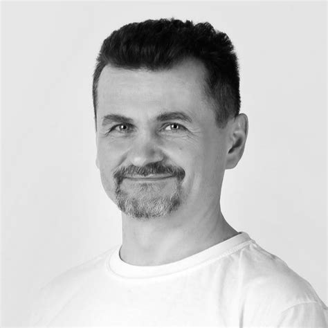 Dariusz Owczarek Grafik Dl Invest Group Linkedin