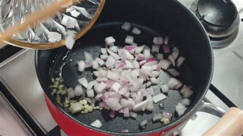 서니 사이드 업 Sunny Side Up And 토마토소스