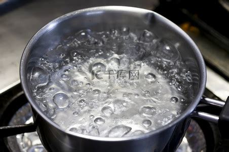 烧开的沸水摄影图片 烧开的沸水摄影作品 千库网