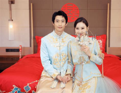 魏晨婚礼晚宴曝光，老婆于玮跳舞张远献唱《嘉宾》，浪漫如偶像剧 搜狐大视野 搜狐新闻