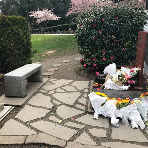 Bruce Lee Burial