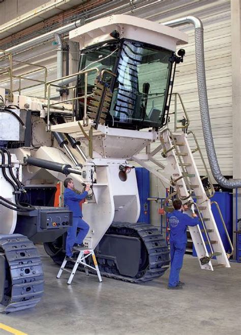 Мировая премьера карьерного комбайна Wirtgen Surface Miner 4200 Sm Журнал Горная промышленность