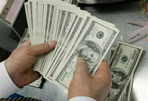 Улс орнуудын ам долларын гадаад валютын нөөц сүүлийн 20 жилд байгаагүй