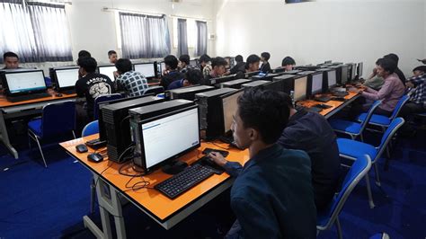164 Mahasiswa Program Studi Teknik Informatika Raih Sertifikasi