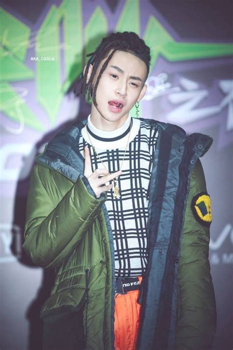 ปักพินในบอร์ด Xiao Gui นักแสดง