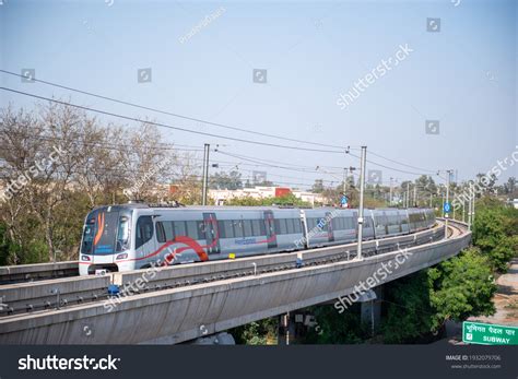 4305 Imágenes De Elevated Metro Rail Imágenes Fotos Y Vectores De