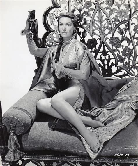 35 Gorgeous Photos Of Margaret Hayes In The 1940s And â 50s Mari