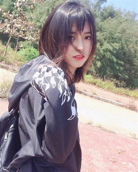 Nữ sinh được báo Trung gọi là cực phẩm hot girl với nhan sắc trong sáng tựa nữ chính phim