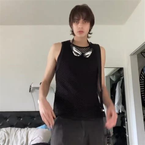 کیرَمْ تو دهنت Youtube Music