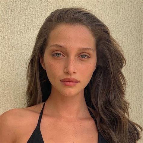 Talia Wallis Model Profile Photos Latest News