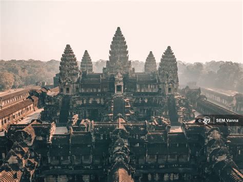 អង្គរវត្ត៖ ប្រាង្គប្រាសាទនៃសួគ៌ាល័យ 柬埔寨头条