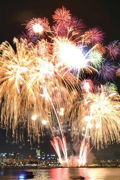 한자 뉴스 펑 펑 화려한 불꽃