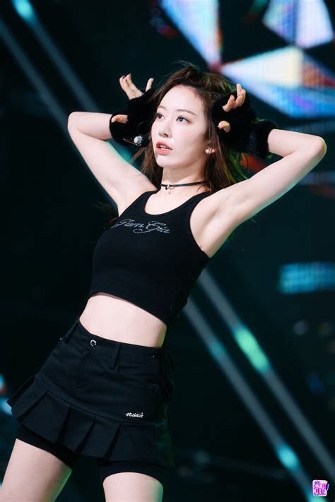 221106 Le Sserafim Sakura Antifragile At Inkigayo Kpopping