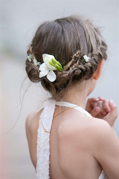 Adorable Hairstyle Ideas For Your Flower Girls