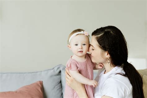 New Mom Struggles What Are They And How To Cope Memeeno