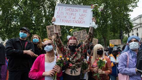 Over 100 000 People Call On U K To Legally Recognize Non Binary Identities Them
