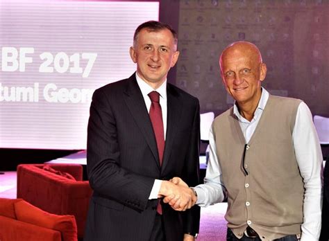 კოლინა და ახალი ზელანდიის რაგბის ნაკრების All Blacks ის ყოფილი კაპიტანი