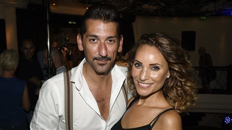 Danny Vera Werd Opgepakt Op Avond Van Eerste Zoen Met Escha Vandaag