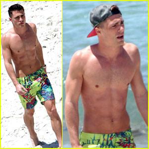 Colton Haynes Goes Shirtless At The Beach And We Have The Pics Colton