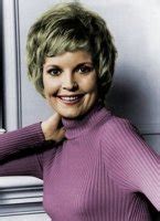 Yvonne Craig Desnuda En Mannix