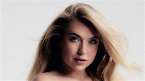 Terug In De Tijd De Heerlijke Playboy Fotoshoop Met Joy Beune