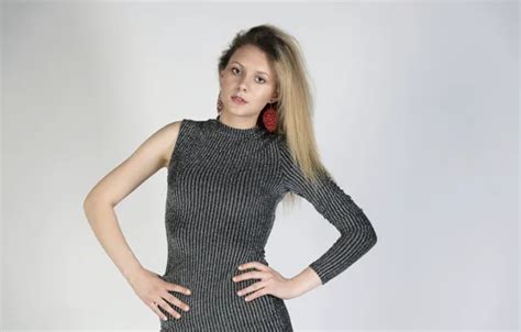 Download Wallpaper Look Background Model Xenia Section Girls In Resolution 1920x1080