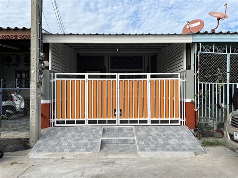 ขายทาวน์เฮ้าส์ ติดถนนเทพารักษ์ นิคมบางพลี บางบ่อ ม แสงตะวัน ทำเลดี สวย แต่งใหม่ทั้งหลัง • บ้านดี