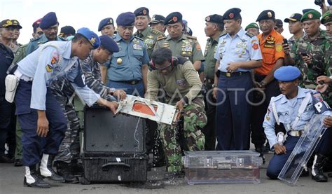 Penemuan Flight Data Recorder Antara Foto