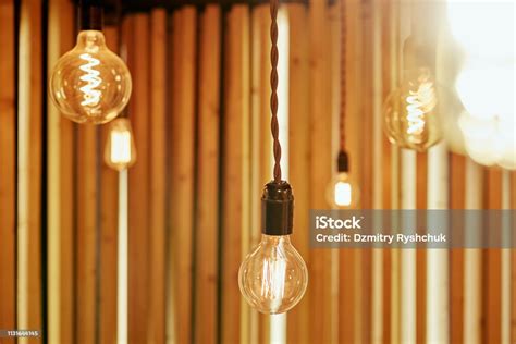 아름 다운 레트로 에디슨 빛 램프 장식 빛 램프 전기 매달려 홈 인테리어 장식 0명에 대한 스톡 사진 및 기타 이미지 0명 개념 개념과 주제 Istock