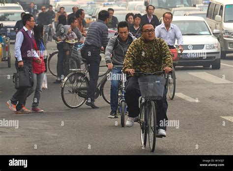 Chinese rush hour hi-res stock photography and images - Alamy